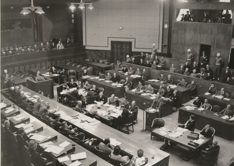 MacArthur met en place le Tribunal militaire pour l’Extrême-Orient ...